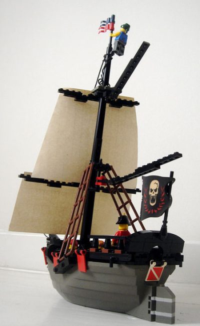 Pirate Sloop by Sebeus I – Pirate LEGO® News and MOCs