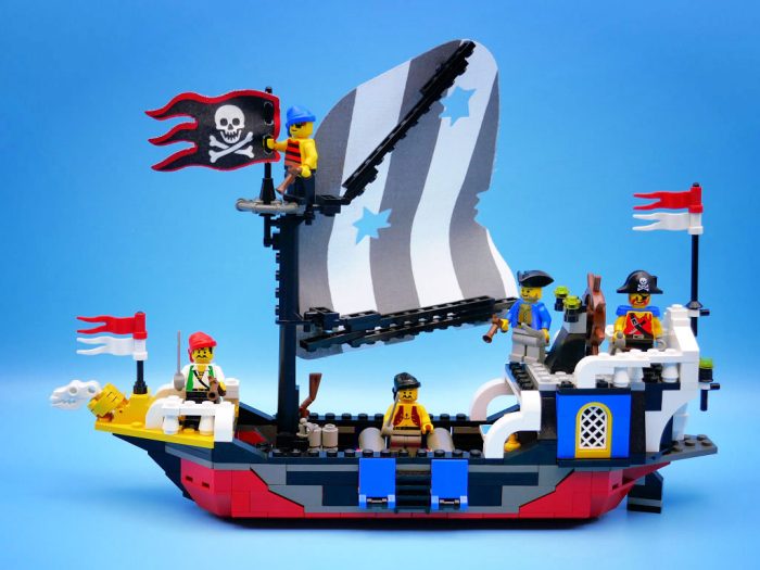 “Captain Ironhook’s Classic Pirate Junk” by Legostein – MOCs – Pirate ...