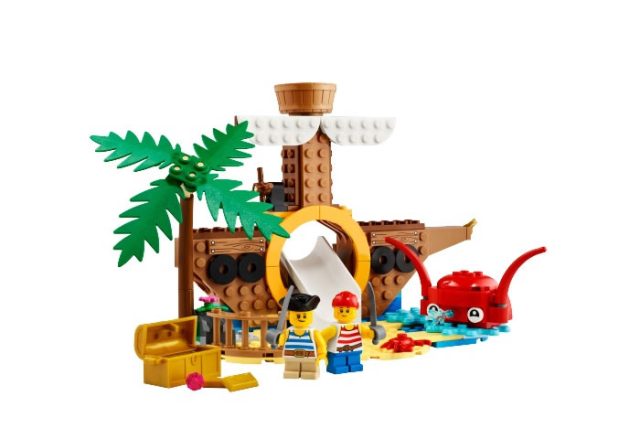 New set: LEGO 40589 Pirate Ship Playground – The Ultimate LEGO® Pirate ...