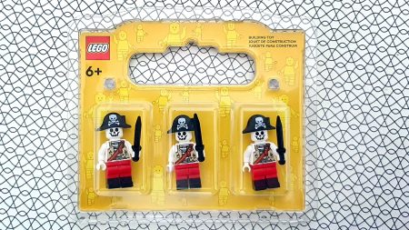 [OFFICIAL] NEW Skeleton Pirate (Build A Minifigure) – The home of LEGO ...