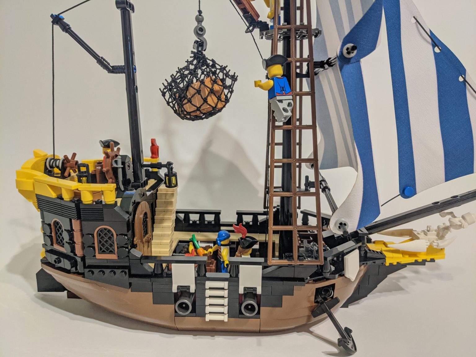 “6274 Caribbean Clipper Reimagined” by Dorino – MOCs – The Best Pirate ...