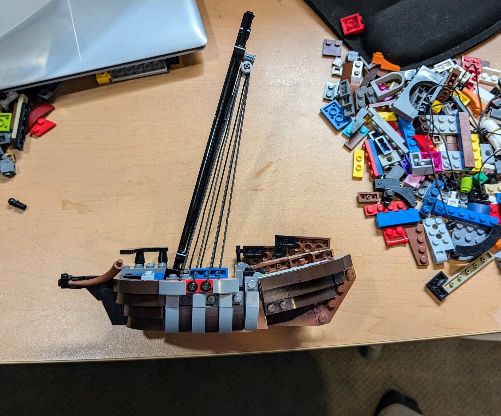 “Scalawag Sloop” by Tom Skippy – MOCs – The home of LEGO® Pirates